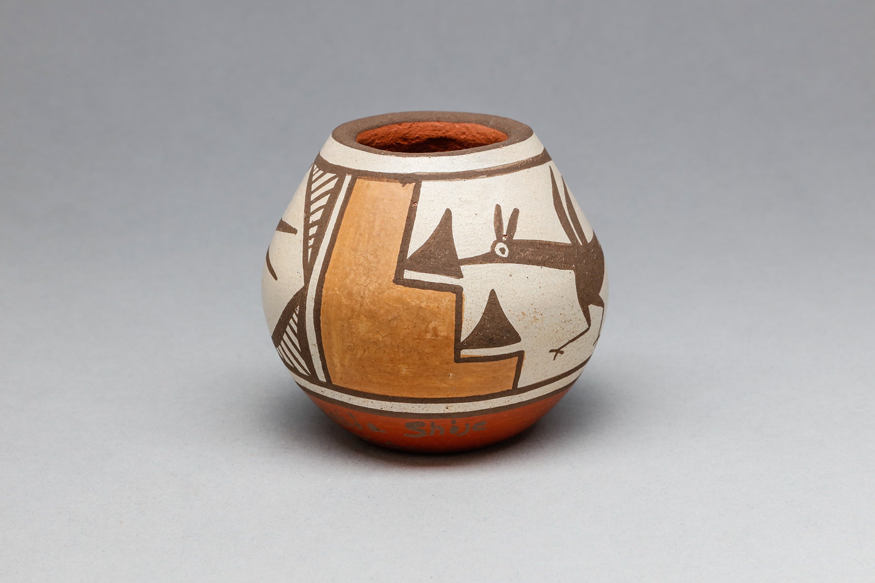 Pot with Bird Design by Eusebia Shije, Zia Pueblo – Quintana Galleries
