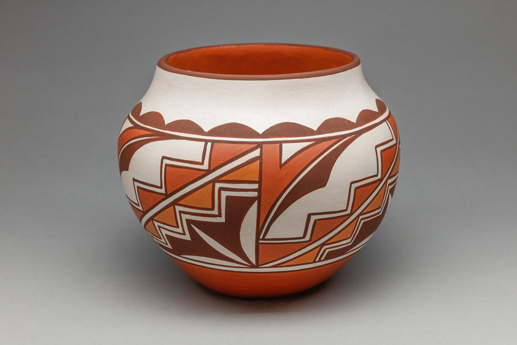 Traditional Pot by Sratyu'we, Zuni and Laguna Pueblo – Quintana Galleries