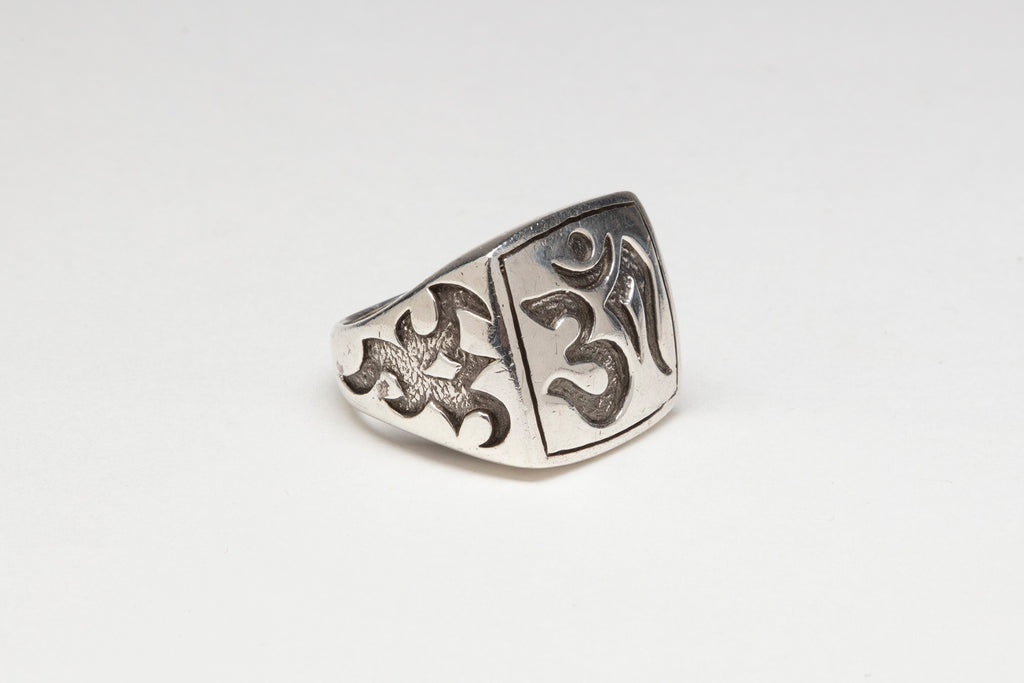 Men’s Ring with Om Script Design by John Hardy – Quintana Galleries
